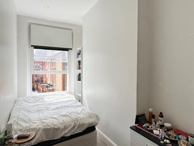 Room at Old Brompton Road, Greater London