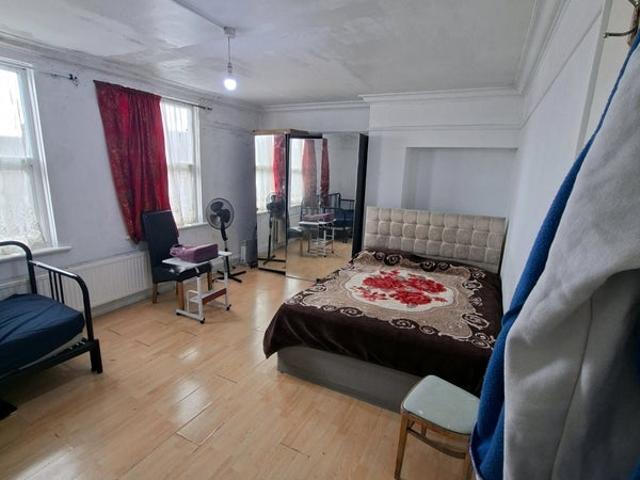 Room at Old Church Road, Greater London