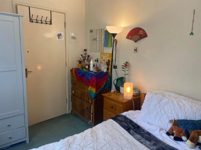 Room at Old Ford Road, Greater London