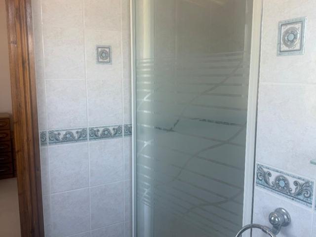 Room at Old Kenton Lane, Greater London
