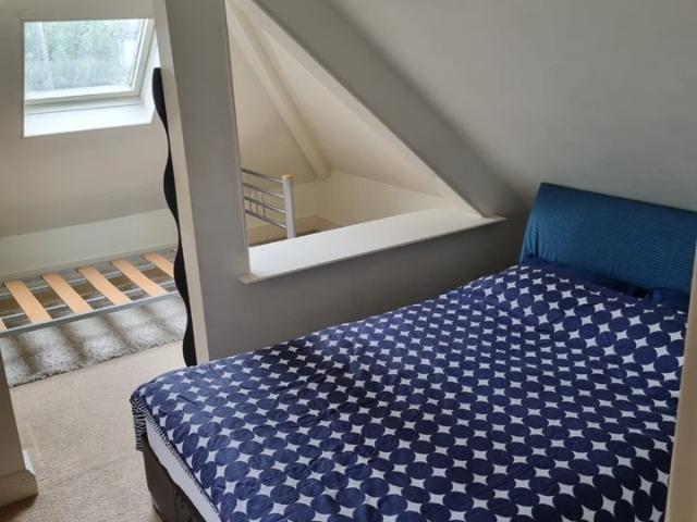 Room at Old Kenton Lane, Greater London