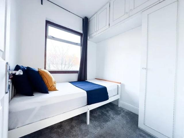 Room at Old Mill Street, Manchester