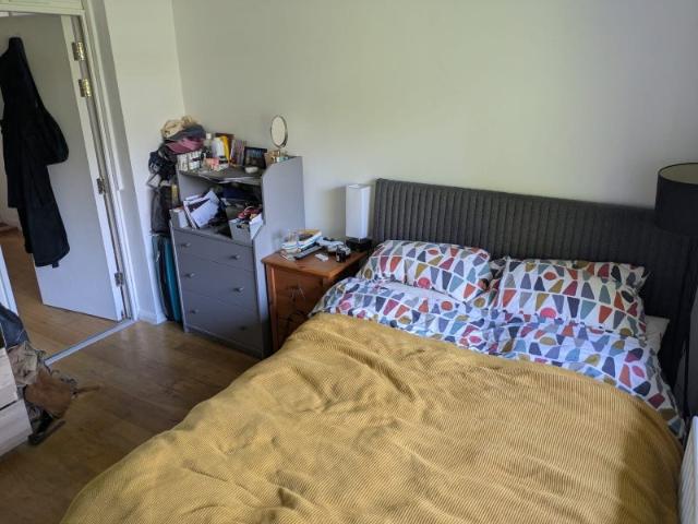 Room at Old Paradise Street, Greater London