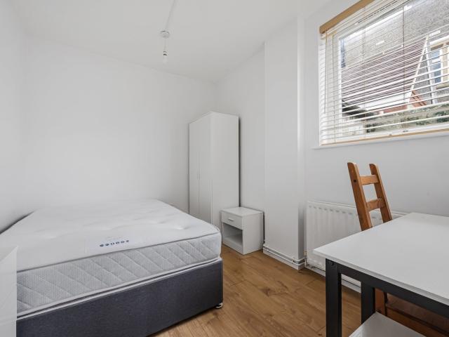 Room at Old Road, Oxford