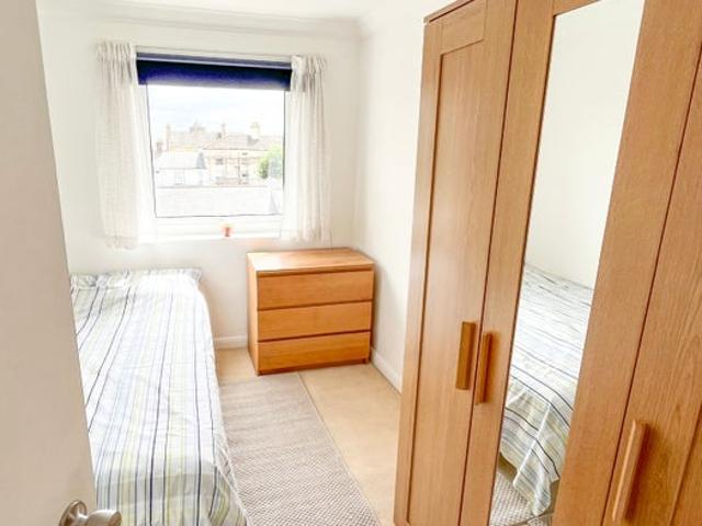 Room at Old Road, Leighton Buzzard