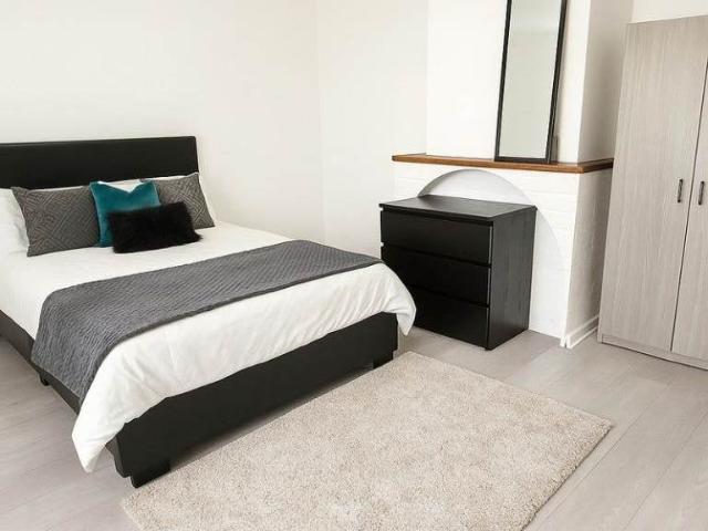 Room at Old Street, Greater London