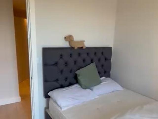 Room at Oldfield Road, Salford