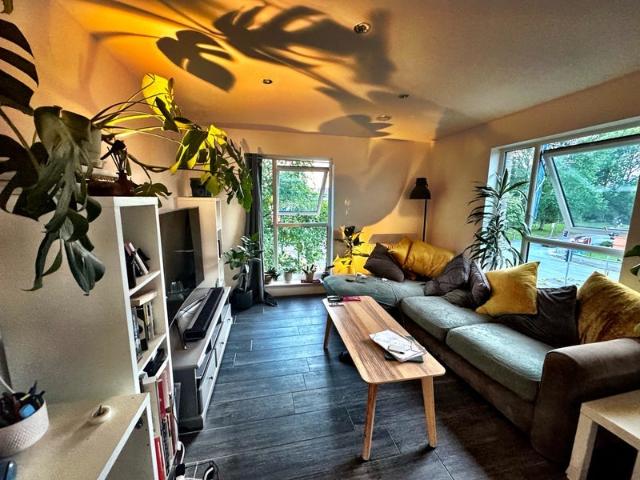 Room at Oldham Road, Manchester