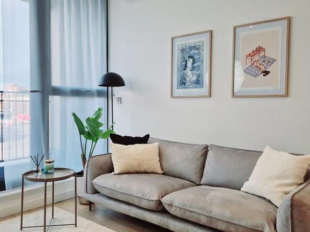 Room at Oldham Road, Manchester