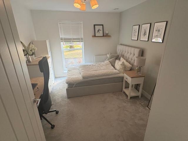 Room at Oldham Road, Manchester