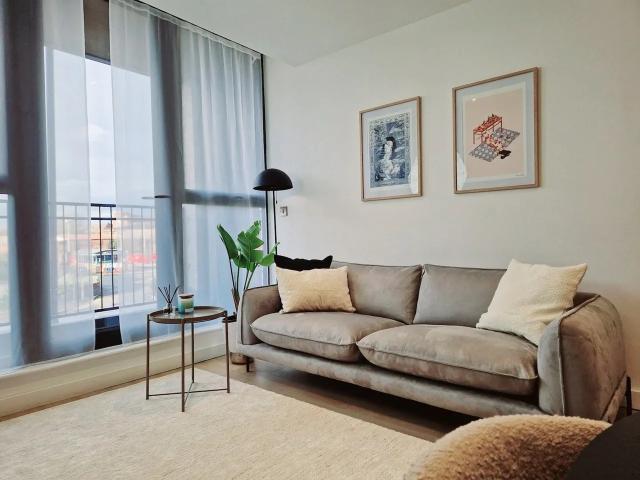 Room at Oldham Road, Manchester