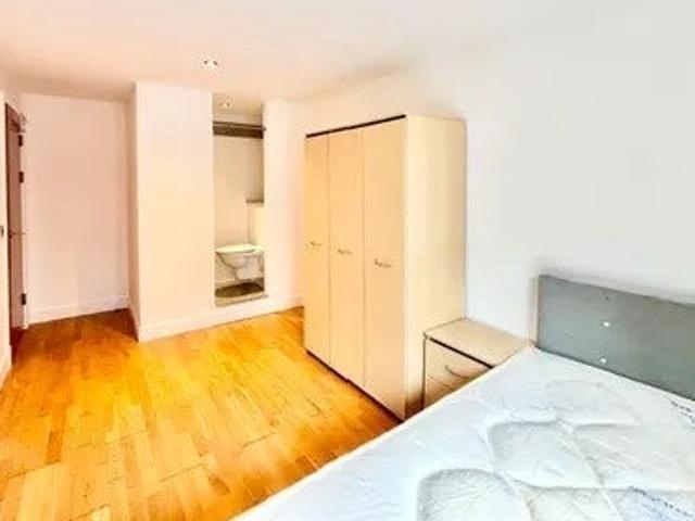 Room at Oldham Road, Manchester