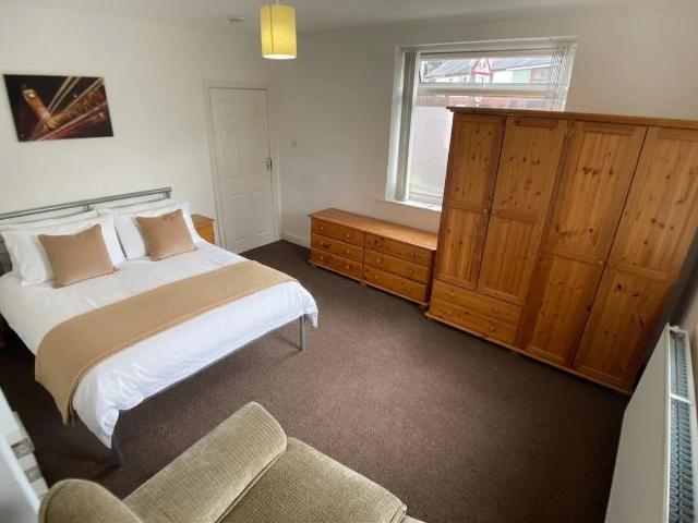 Room at O'Leary Street, Warrington