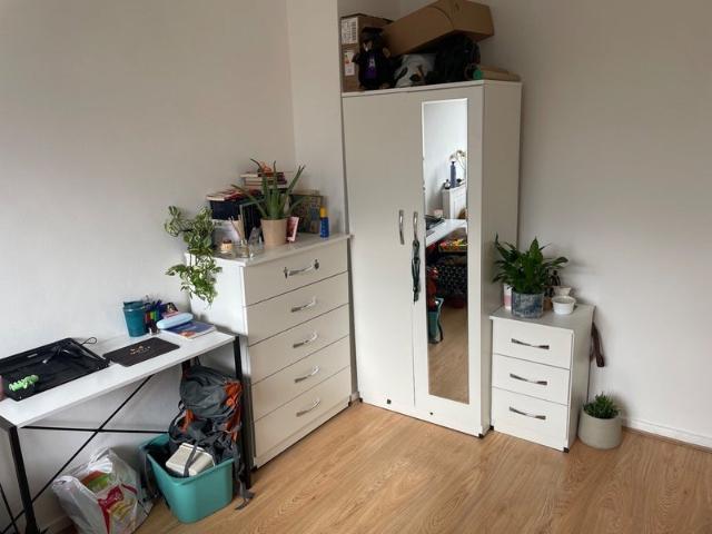 Room at Olney Road, Greater London