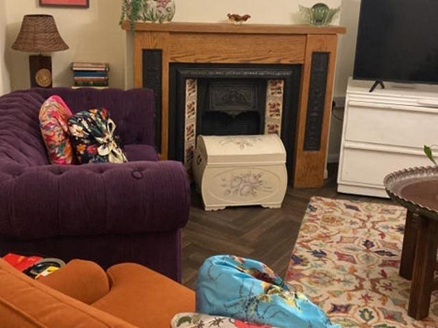 Room at Onslow Terrace, Tondu