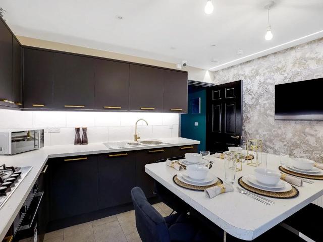 Room at Onslow Road, Rochester