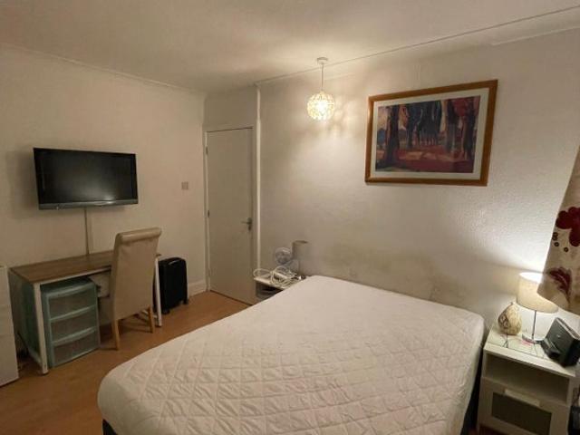 Room at Orchard Close, Greater London
