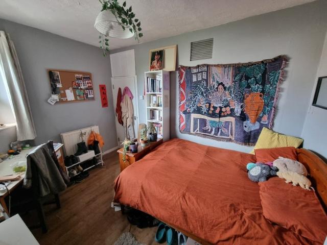 Room at Orb Street, Greater London