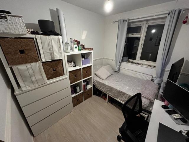 Room at Orkney Street, Greater London