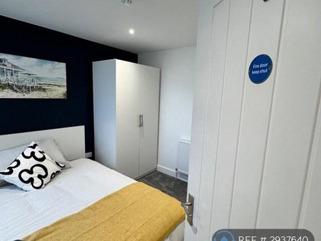 Room at Oriel Road, Portsmouth