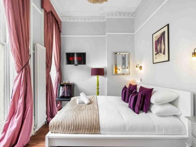 Room at Oriental Place, Brighton