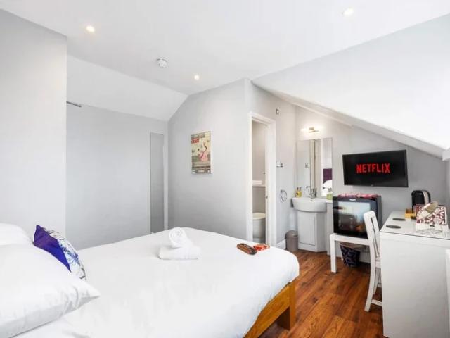 Room at Oriental Place, Brighton