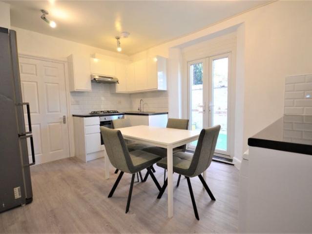 Room at Ormiston Grove, Greater London