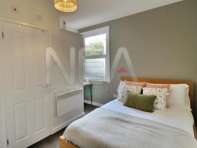 room at Ormsby Street, Reading