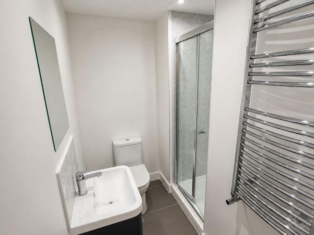 Room at Orpen Gardens, Bristol