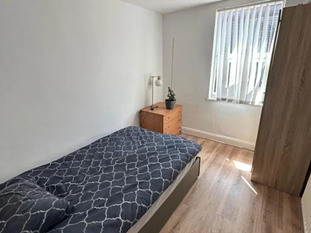 Room at Orwell Road, Liverpool