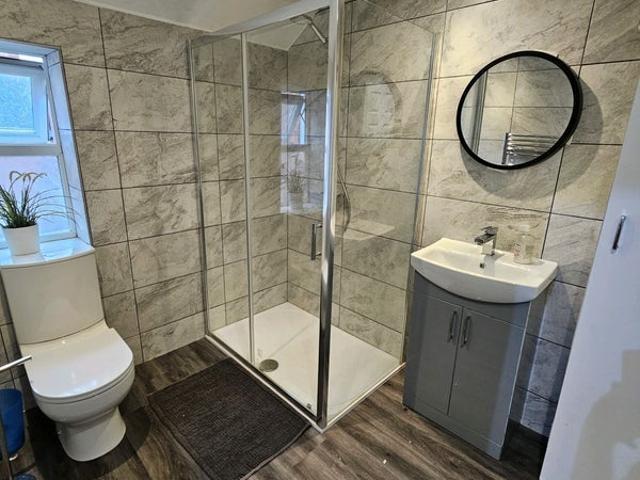 Room at Osborne Grove, Nottingham