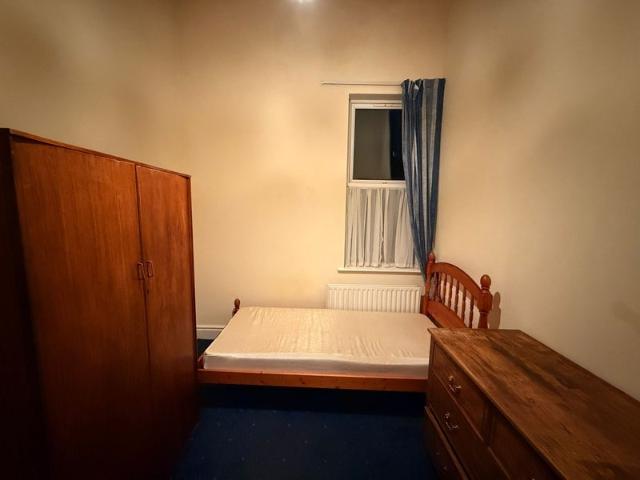 Room at Osborne Street, Preston