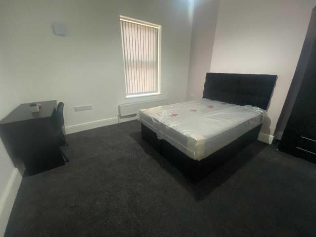 Room at Osborne Street, Salford