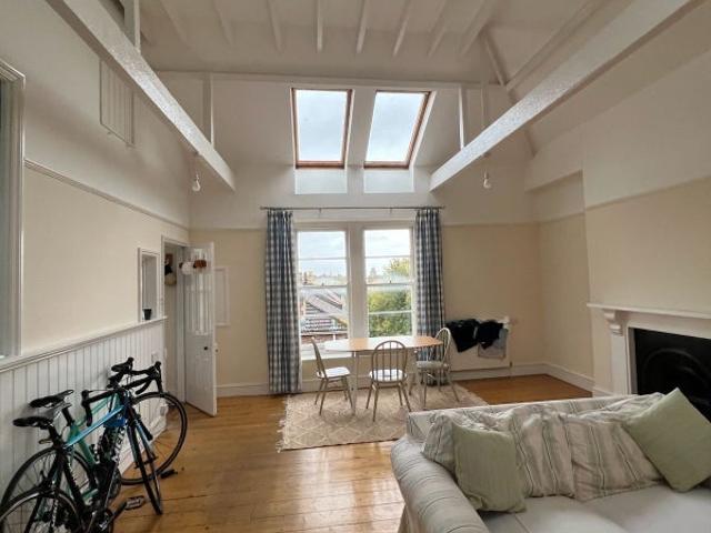 Room at Osborne Road, Bristol