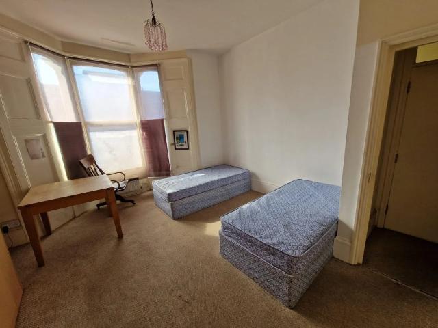 Room at Osborne Road, Greater London