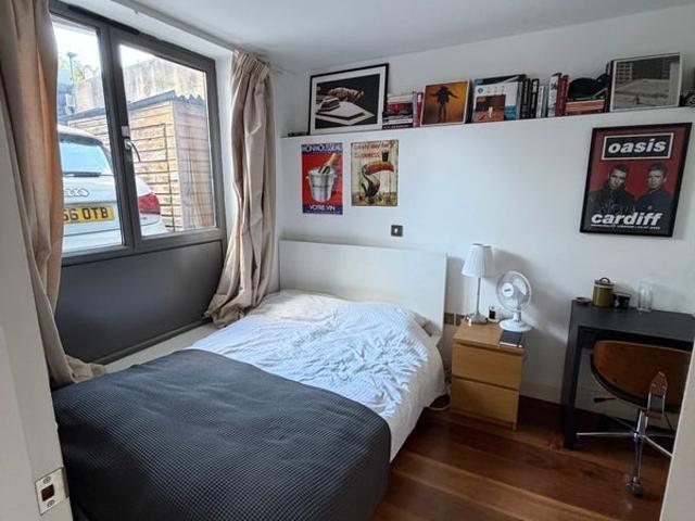 Room at Osborne Road, Greater London