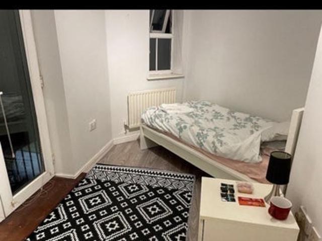 Room at Osier Drive, Basildon