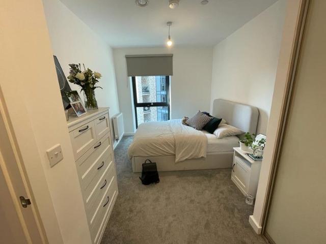 Room at Osiers Road, Greater London