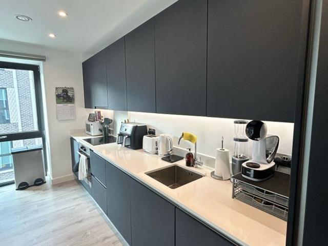 Room at Osiers Road, Greater London
