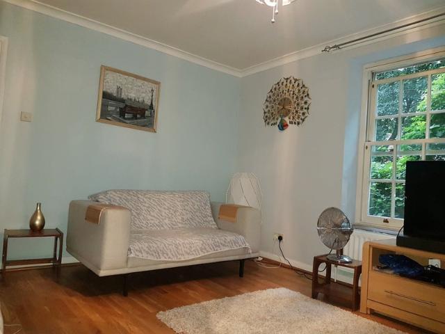 Room at Ossulston Street, Greater London