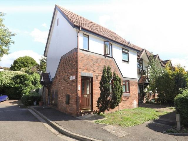 Room at Osprey Close, Greater London