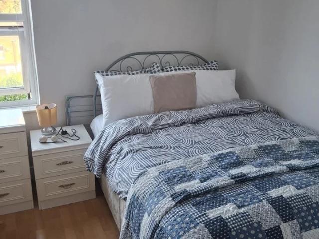 Room at Athol Road, Greater London