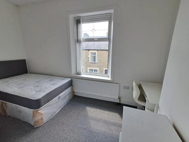 Room at Athol Street South, Burnley