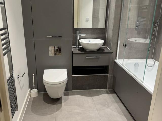 Room at Atlantis Avenue, Greater London