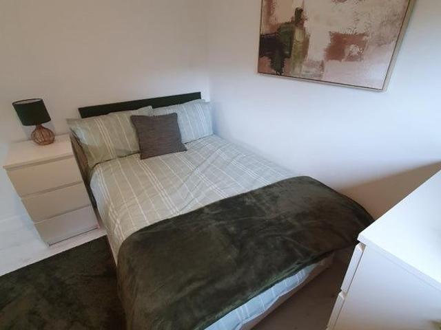 Room at Attlee Crescent, Mayfield