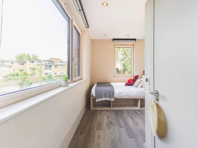 Room at Augustus Road, Greater London