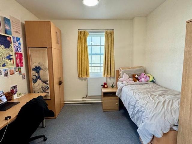 Room at Augustus Street, Greater London
