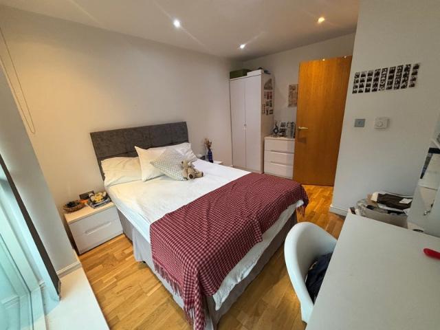 Room at Austin Street, Greater London