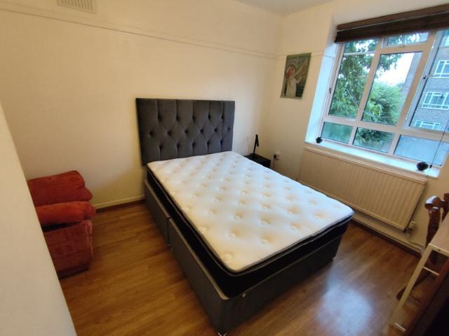 Room at Australia Road, Greater London
