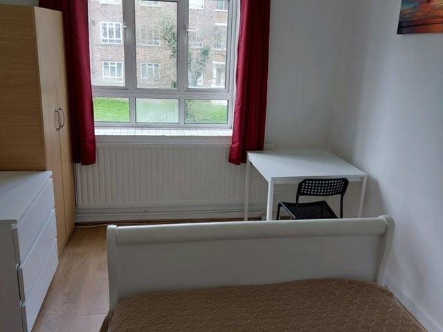 Room at Australia Road, Greater London